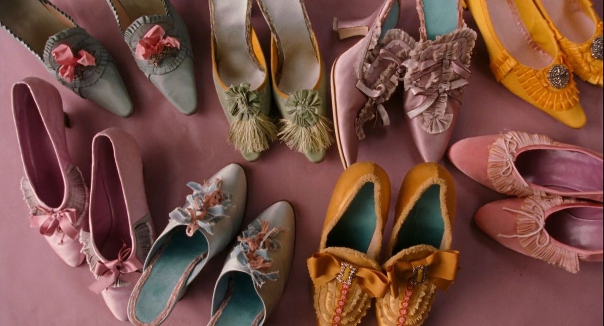 Detalhes que atravessam o tempo: os acessórios que marcaram a moda em ...